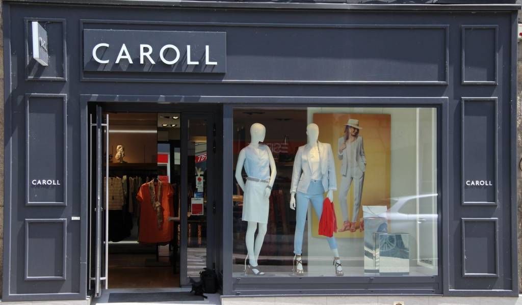 Pose Vitrines de magasins Vannes Lorient Pontivy | La Menuis'